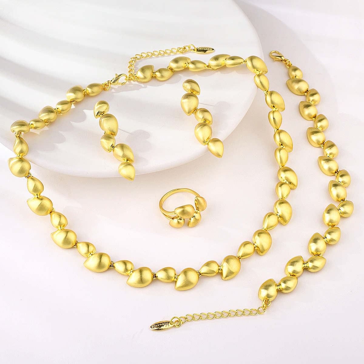 Dubai Gold Plated 4 Piece Jewelry Set with 3~7 Day Delivery Dubai Gold Plated 4 Piece Jewelry Set with 3~7 Day Delivery