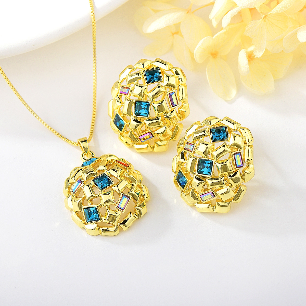 Good Artificial Crystal Gold Plated 2 Piece Jewelry Set